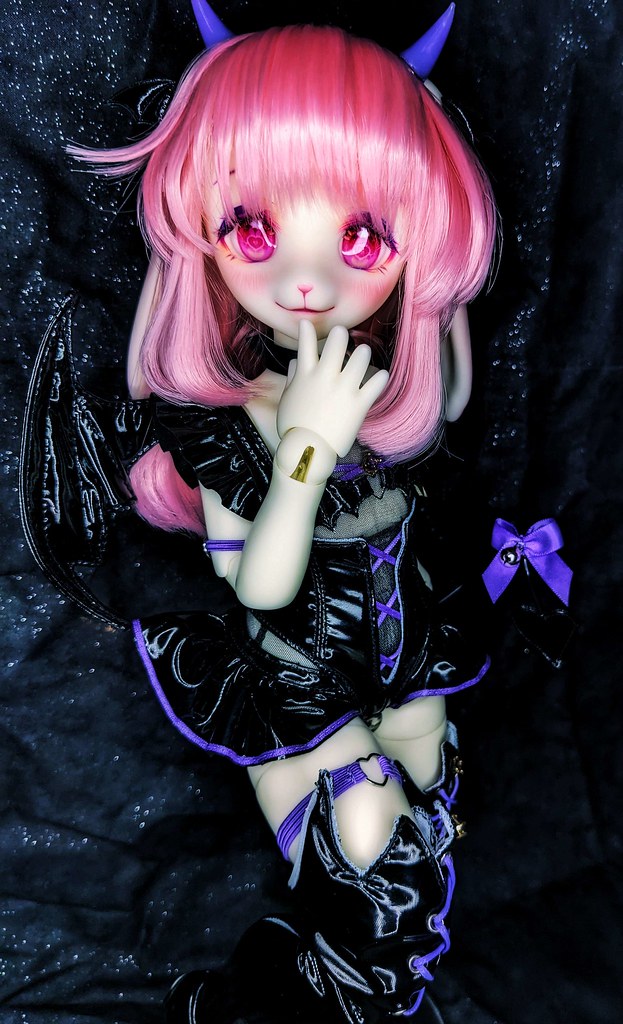 Lorelai "Lore" Petit | Den of Angels